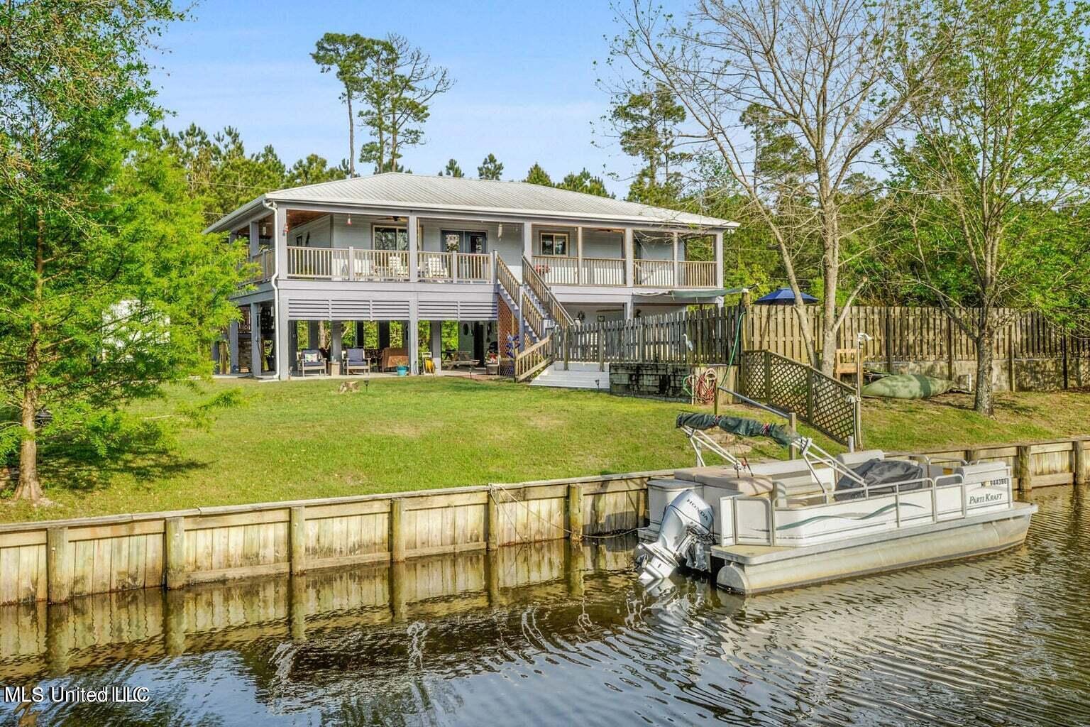 54 Wolfe Street, Bay Saint Louis, MS - lhrmls-02003795 - Beach-Homes.com