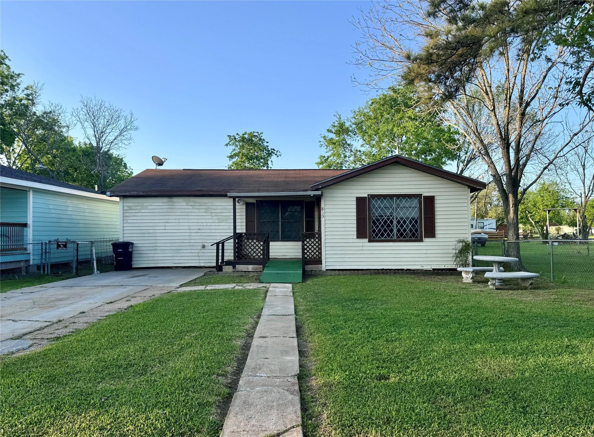813 Humphrey, Palacios, TX - lhrmls-02905790 - Beach-Homes.com